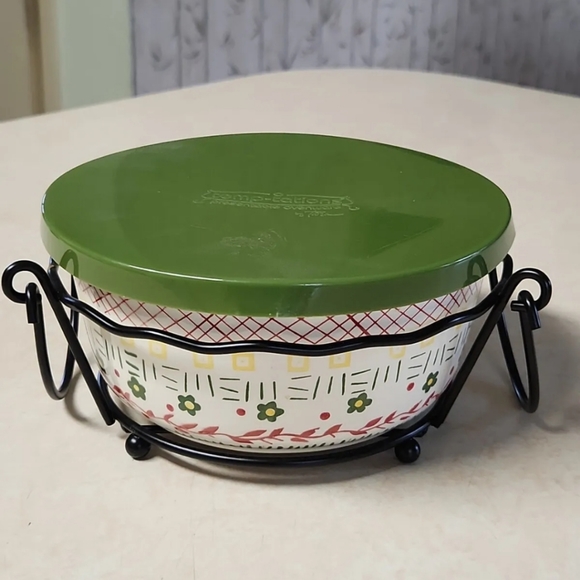 Temp-Tations | Kitchen | Vintage Temptations Qt Ovenware With Metal ...